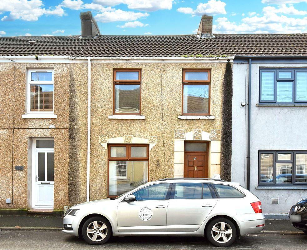 18 High Street, Llanelli, SA15 2RE 3 bed terraced house - £35,000