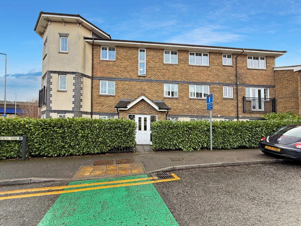 Dunstable, Bedfordshire LU5 2 bed apartment - £190,000