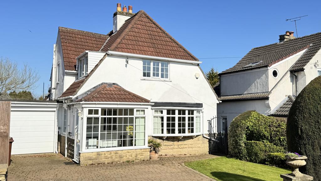"Spinney Lodge", 3 Wyncroft Grove... 3 bed detached house for sale - £525,000