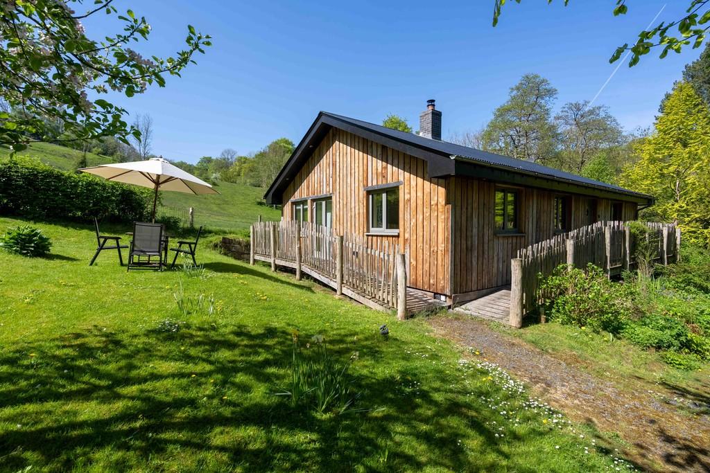 Valley Road, Wrexham LL11 3 bed cottage for sale - £395,000
