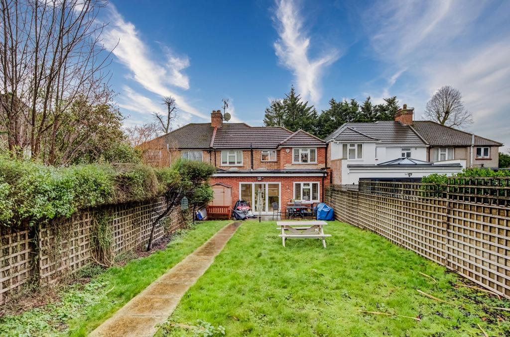 Boxtree Lane, Harrow HA3 4 bed semi-detached house - £800,000