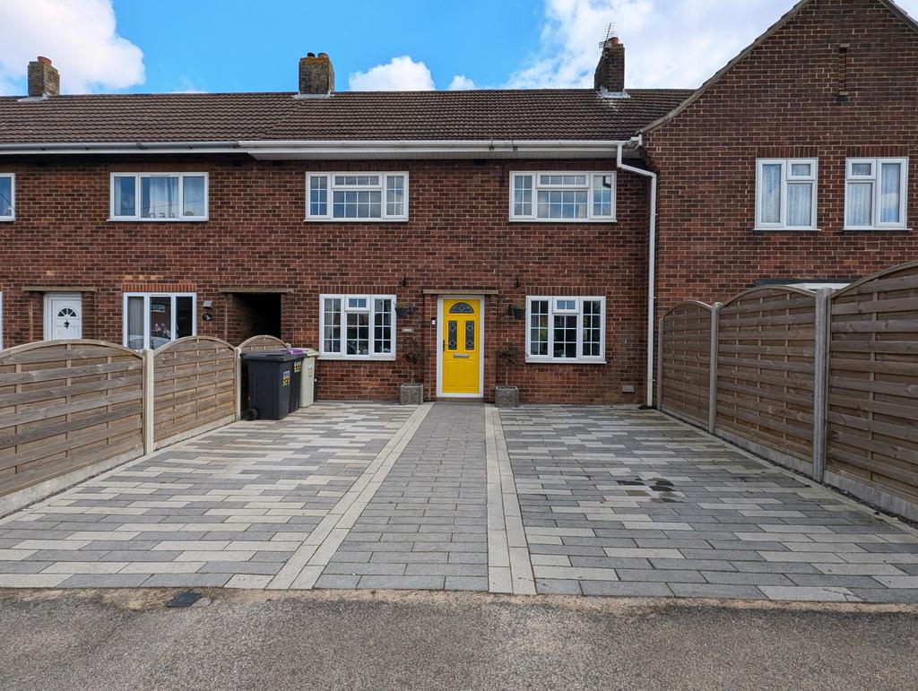 St Bernards Avenue, Louth LN11 3 bed terraced house - £175,000