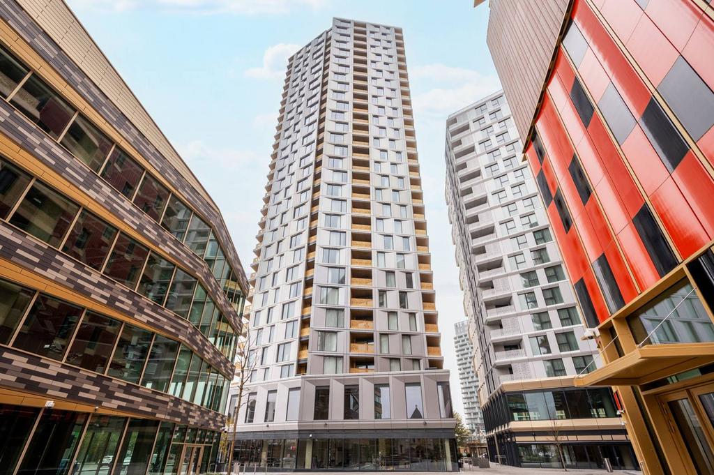 Link Way, Lewisham, London, SE13 2 bed flat - £2,450 pcm (£565 pw)