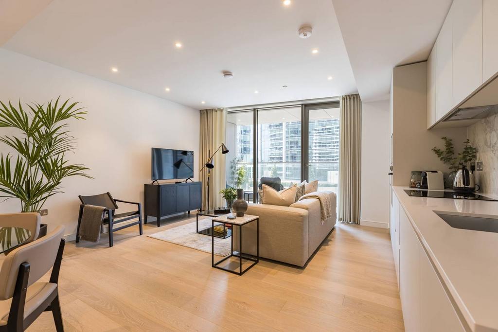Water Street, Canary Wharf, London, E14 3 bed flat - £6,730 pcm (£1,553 pw)