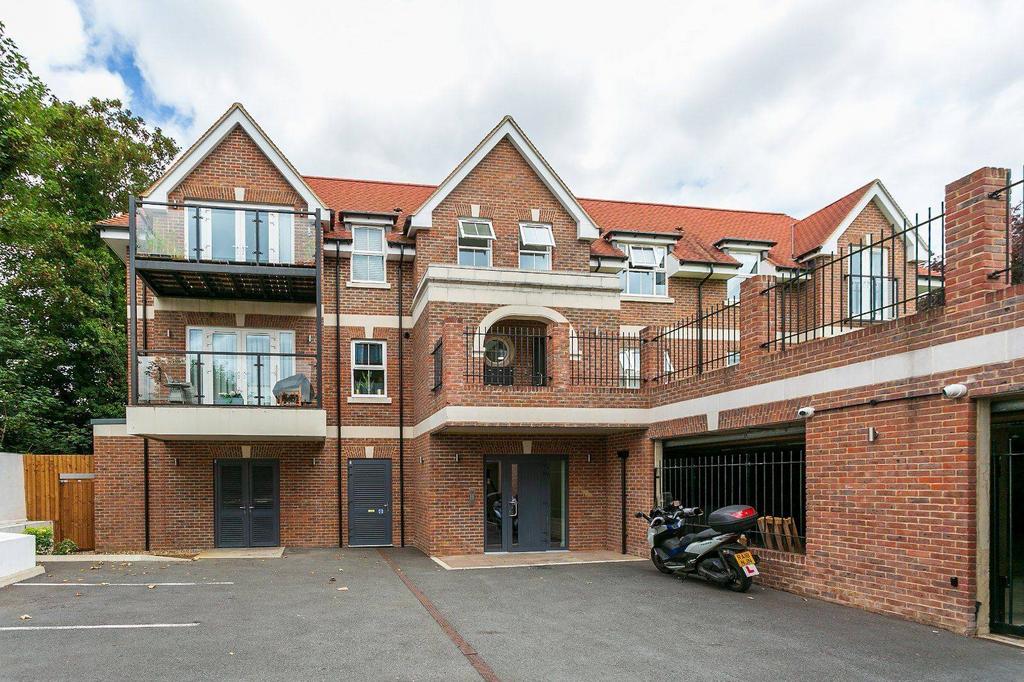Bushey Hall Road, Bushey, WD23 2 bed flat for sale - £440,000