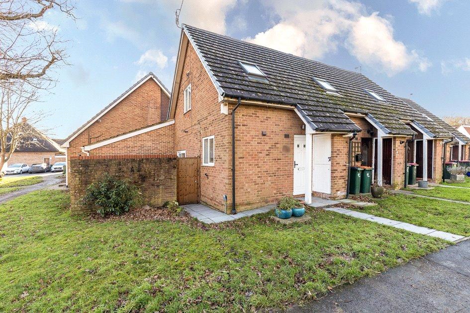 Matthey Place, CRAWLEY, West Sussex... 1 bed end of terrace house for ...