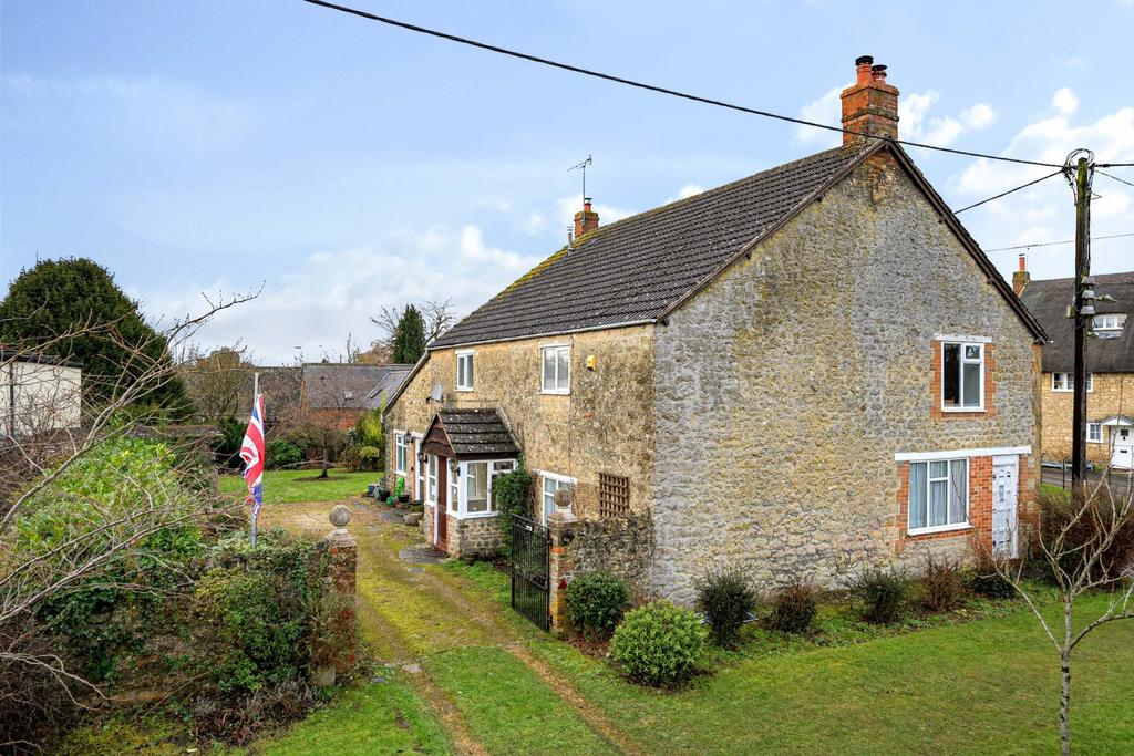 High Street, Watchfield, Oxfordshire... 4 bed detached house - £550,000
