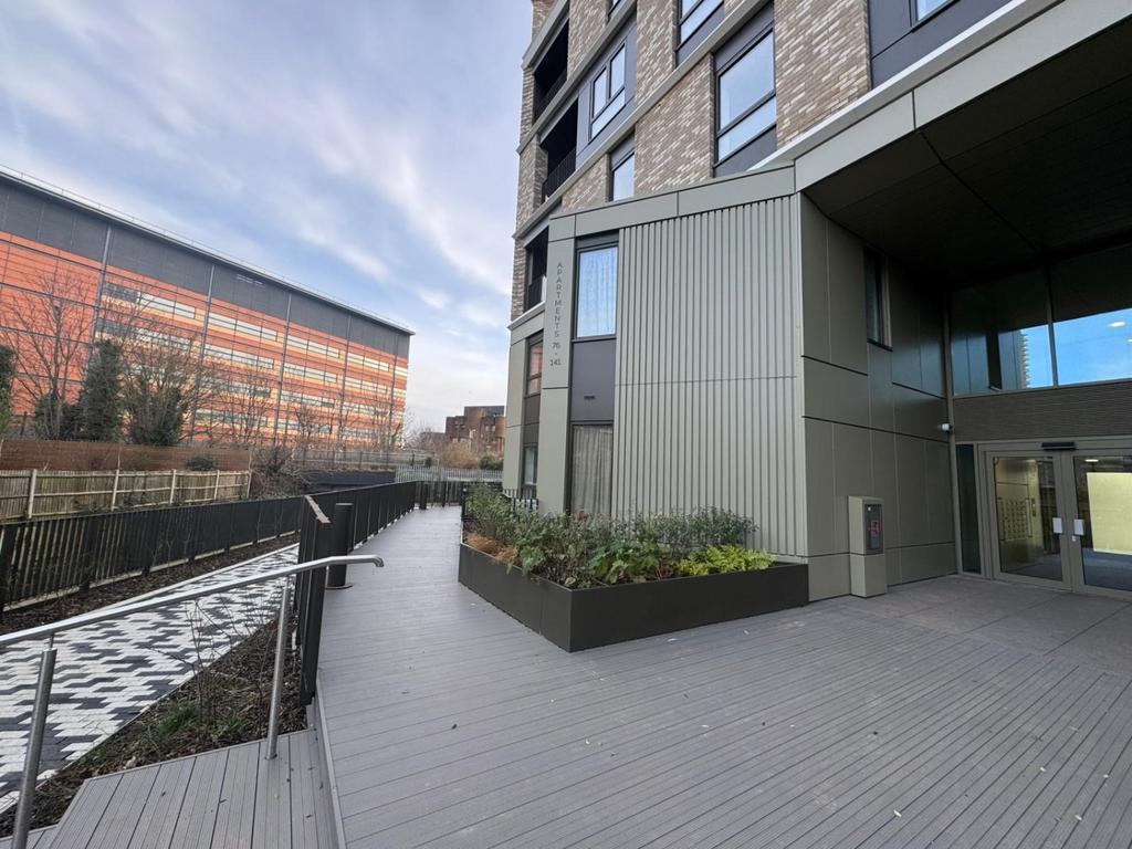 1 Silver Road Lewisham SE13 1 bed in a house share - £875 pcm (£202 pw)