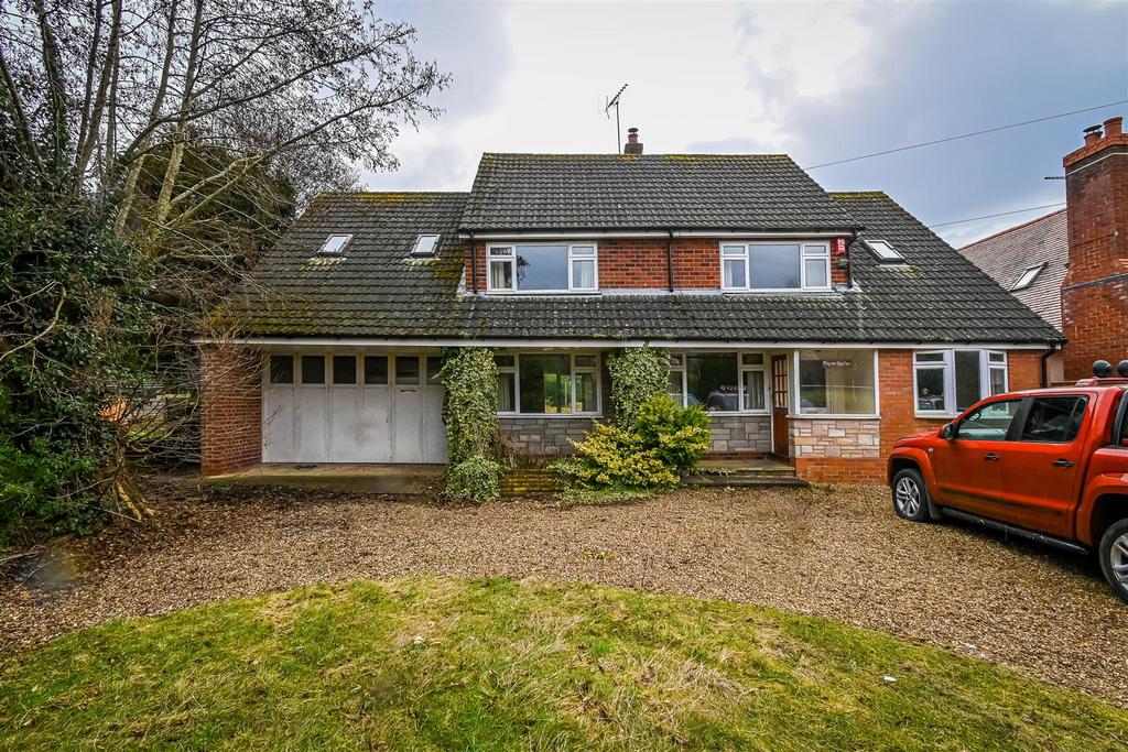 Chy An Venton, Claverley, Wolverhampton 4 bed detached house - £550,000
