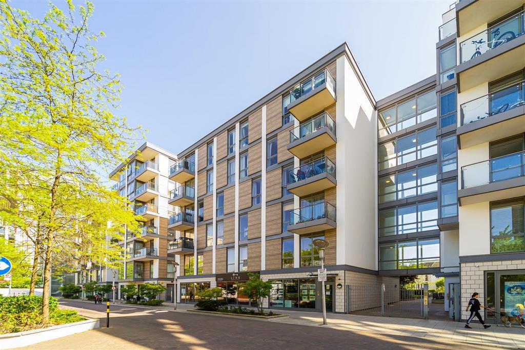Great West Quarter, Ealing Road, TW8 2 bed flat - £2,100 pcm (£485 pw)