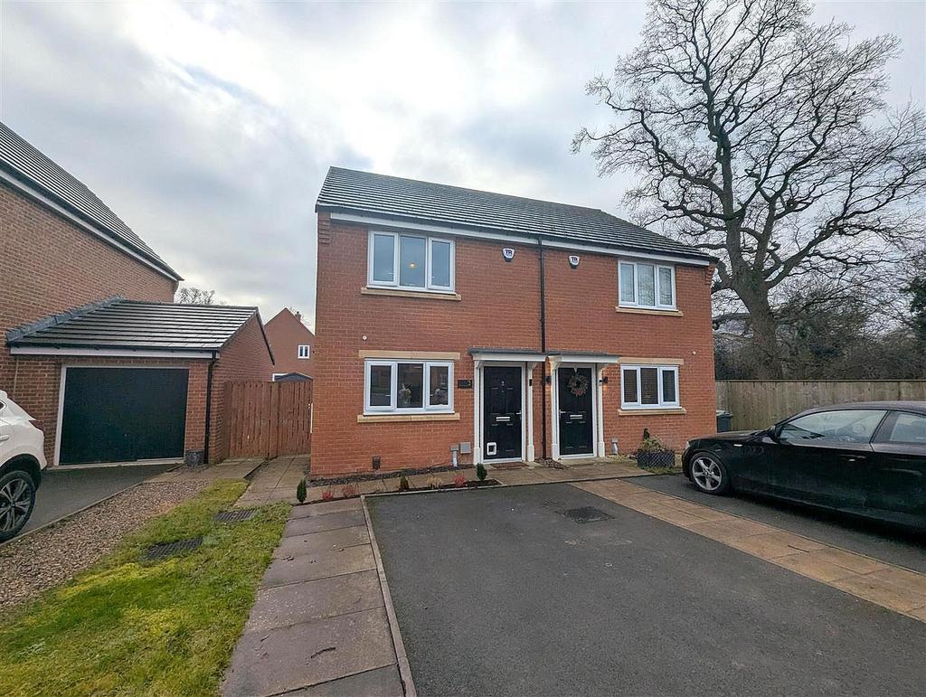 Huntingdon Close, Darlington 2 bed semi-detached house - £140,000