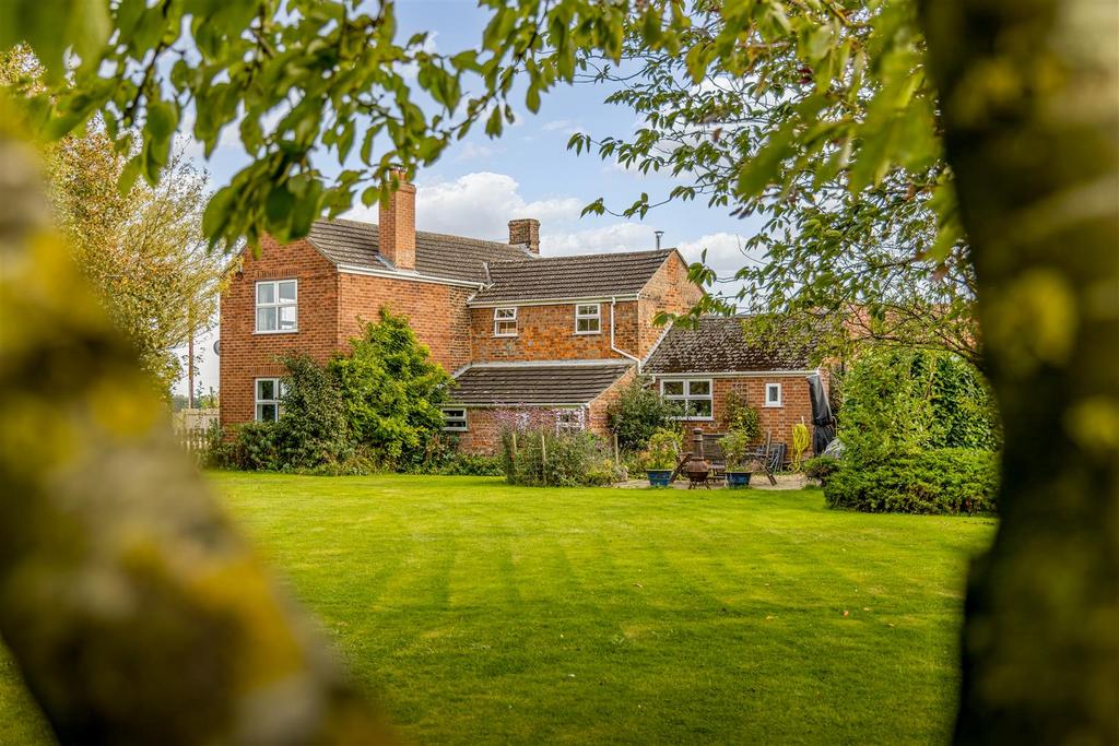 Holme Road, Kirton Holme, Boston 3 bed detached house - £425,000