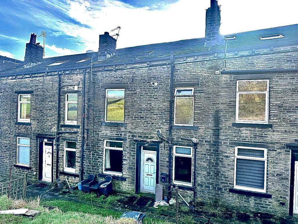 Springfield Terrace, Midgley, HX2 6TZ 2 bed terraced house - £120,000