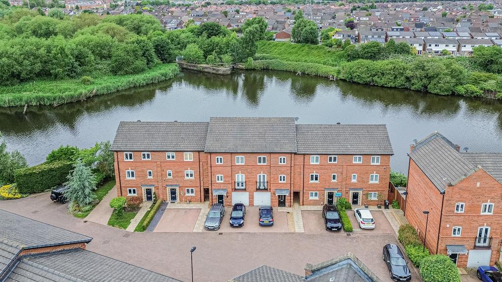 Waters Edge, Warrington WA4 4 bed townhouse - £425,000