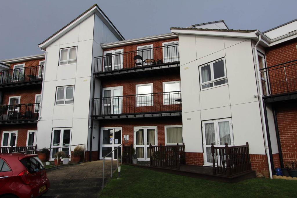 Hart Road, Thundersley 1 bed retirement property for sale - £218,000