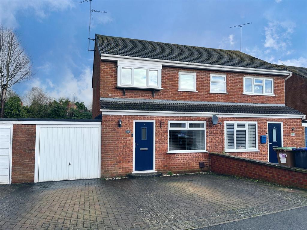 Keble Close, Daventry 3 bed house for sale - £255,000