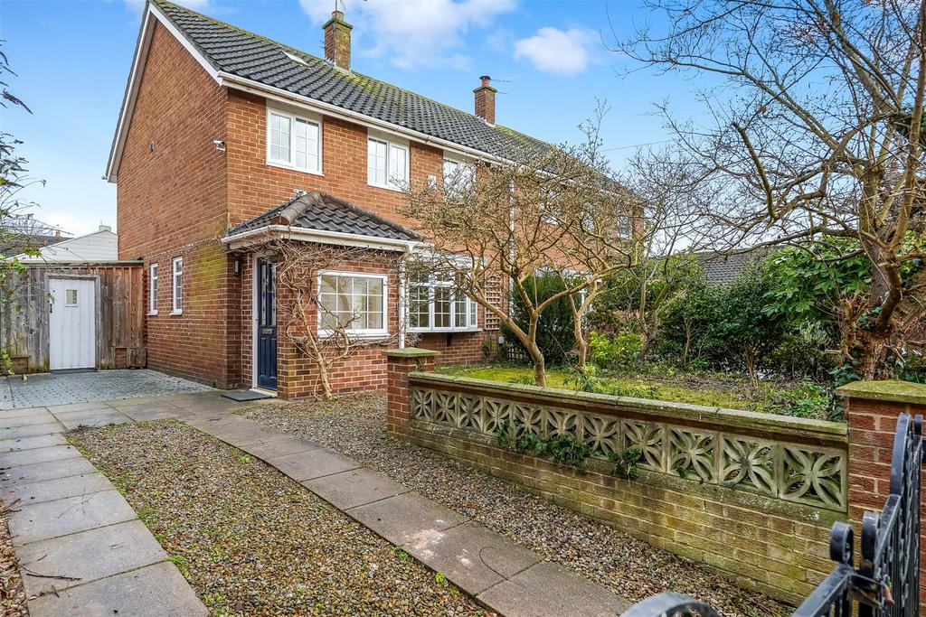 Appletree Close, Hurworth, Darlington 3 bed semi-detached house for sale - £230,000