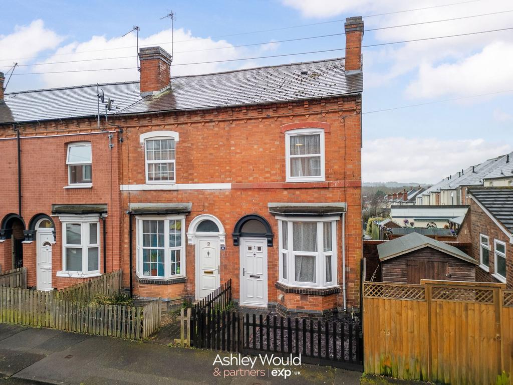 Prospect Road South, Redditch B98 3 bed end of terrace house - £140,000
