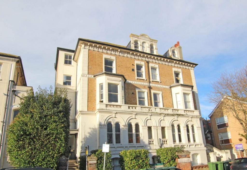Spencer Road, Eastbourne, BN21 4PD 2 bed flat for sale - £325,000