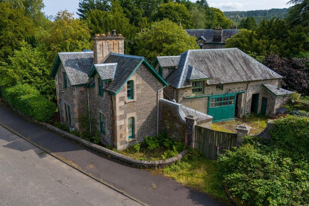 Callander Lodge Gardener's House... 4 bed detached house - £250,000
