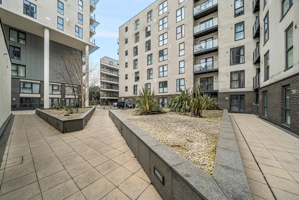 Guildford Road, Woking, GU22 1 bed apartment for sale - £225,000