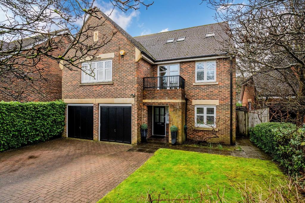 Water Mead, Chipstead 5 bed detached house for sale - £1,000,000