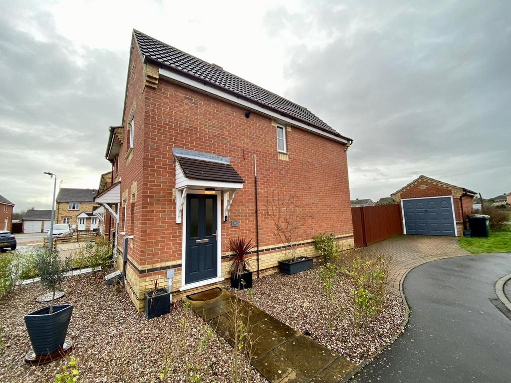 Fieldfare Drive, Stanground... 2 bed semi-detached house - £215,000