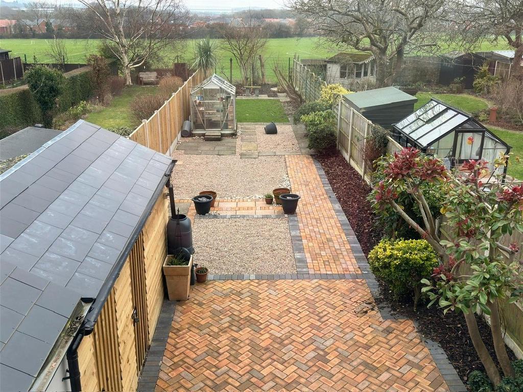 Forest Road, Coalville, LE67 3 bed semi-detached house - £995 pcm (£230 pw)