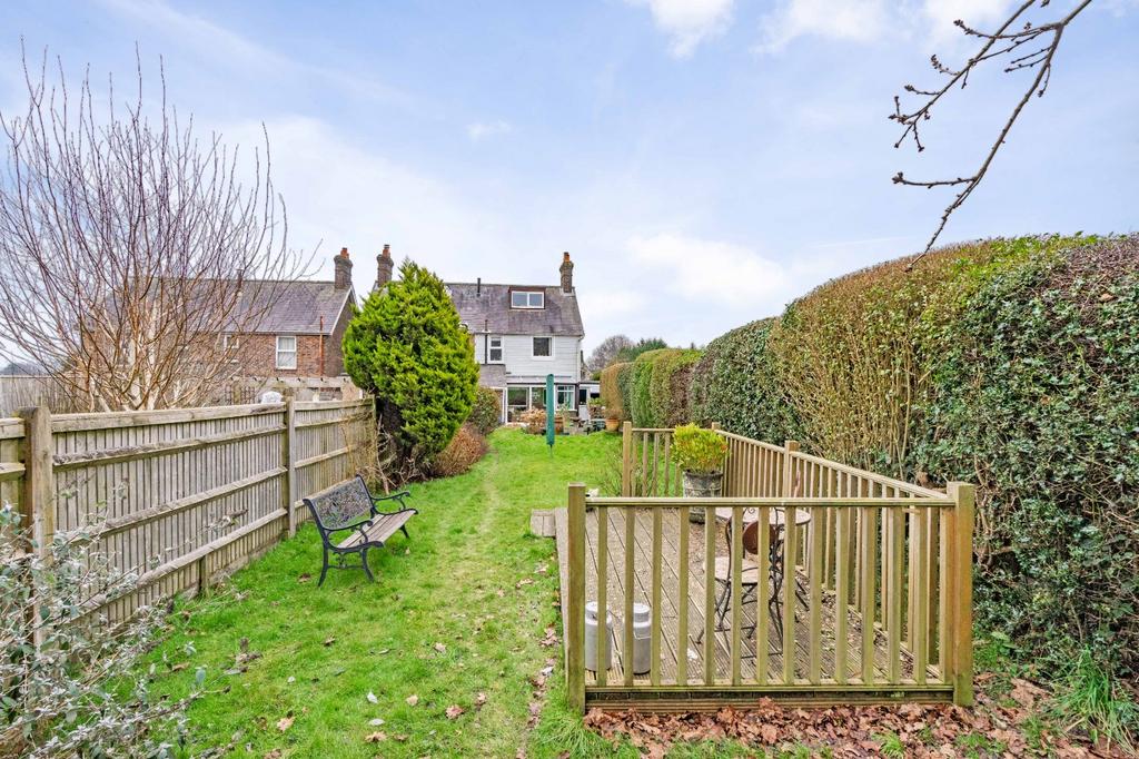 Herne Road, East Sussex TN6 3 bed semi-detached house - £425,000