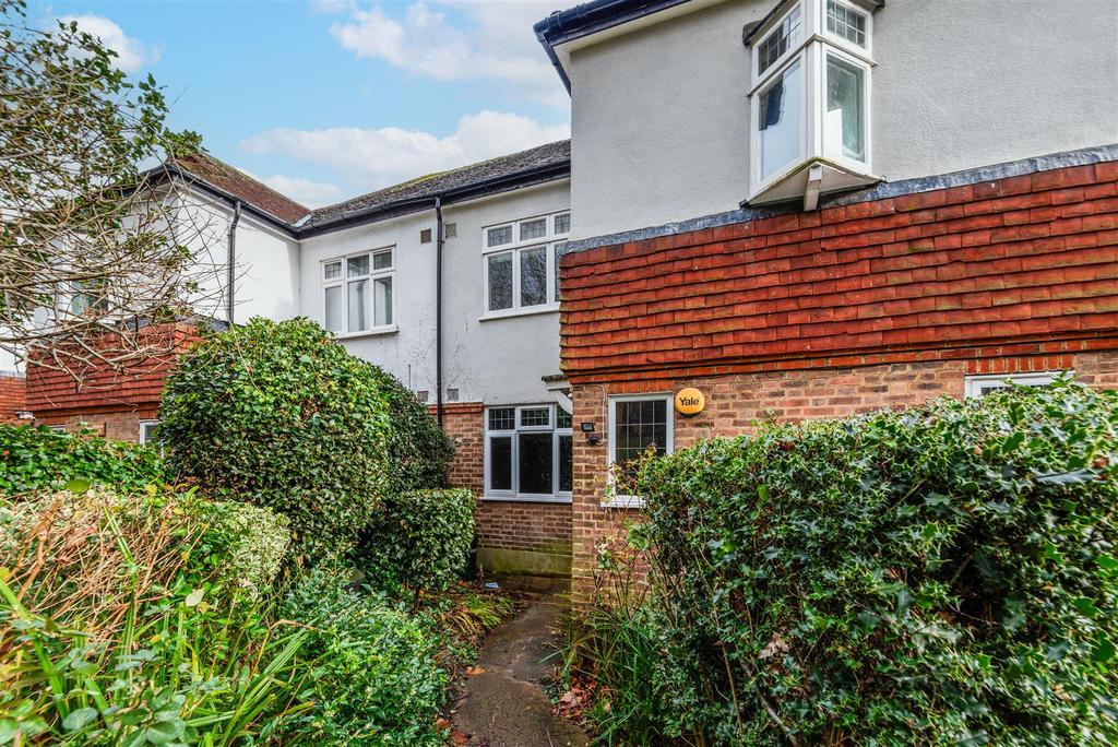 Pixham Court, Wimbledon SW19 2 bed flat for sale - £524,950