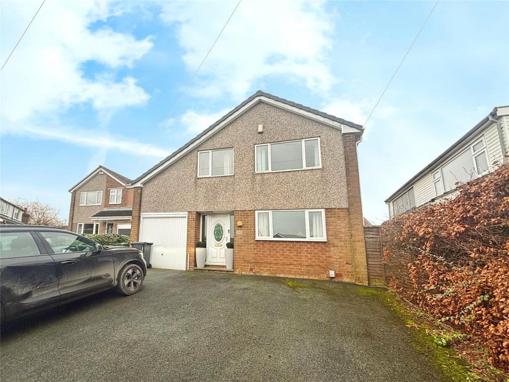 Hall Drive, Liversedge, West... 4 bed detached house - £280,000