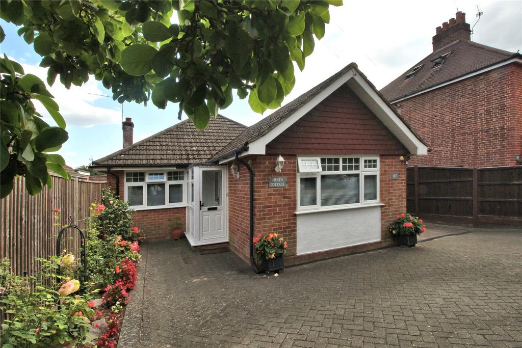 Saunders Lane, Surrey GU22 3 bed bungalow - £650,000