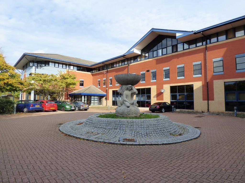 The Quadrant, Swindon SN5 2 bed apartment - £1,000 pcm (£231 pw)