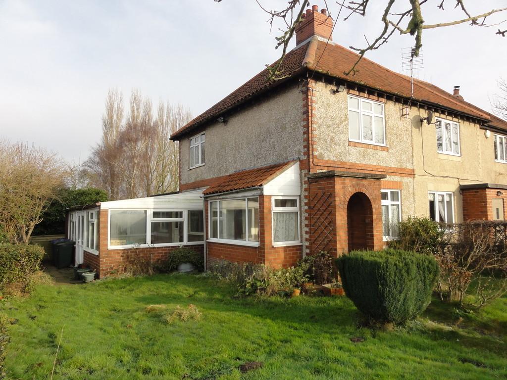 Poplar Cottages, Cliffe Common, YO8 6PA 2 bed semi-detached house for ...