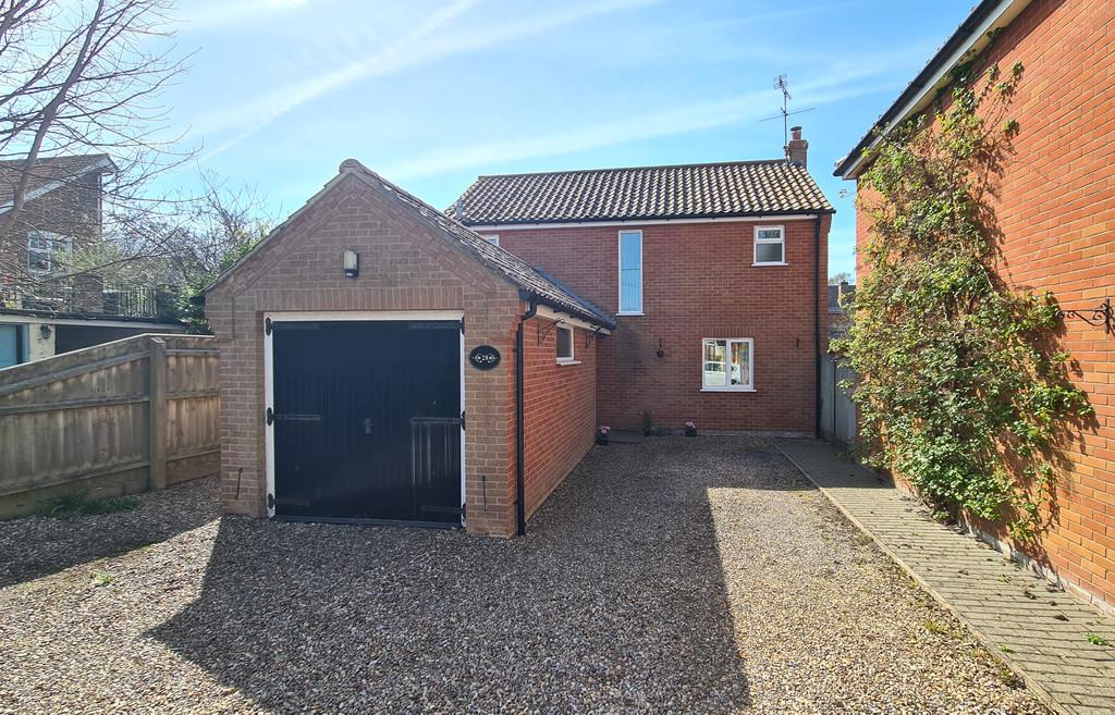 Beckmeadow Way, Mundesley 3 bed detached house - £350,000