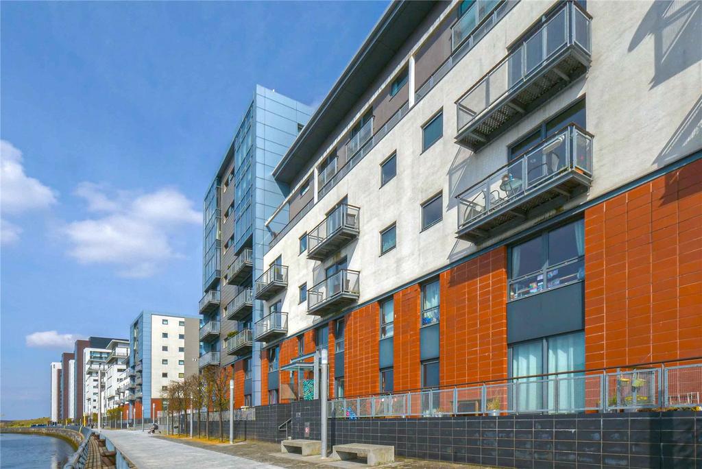 Meadowside Quay Walk, Glasgow, G11 2 bed flat - £1,325 pcm (£306 pw)