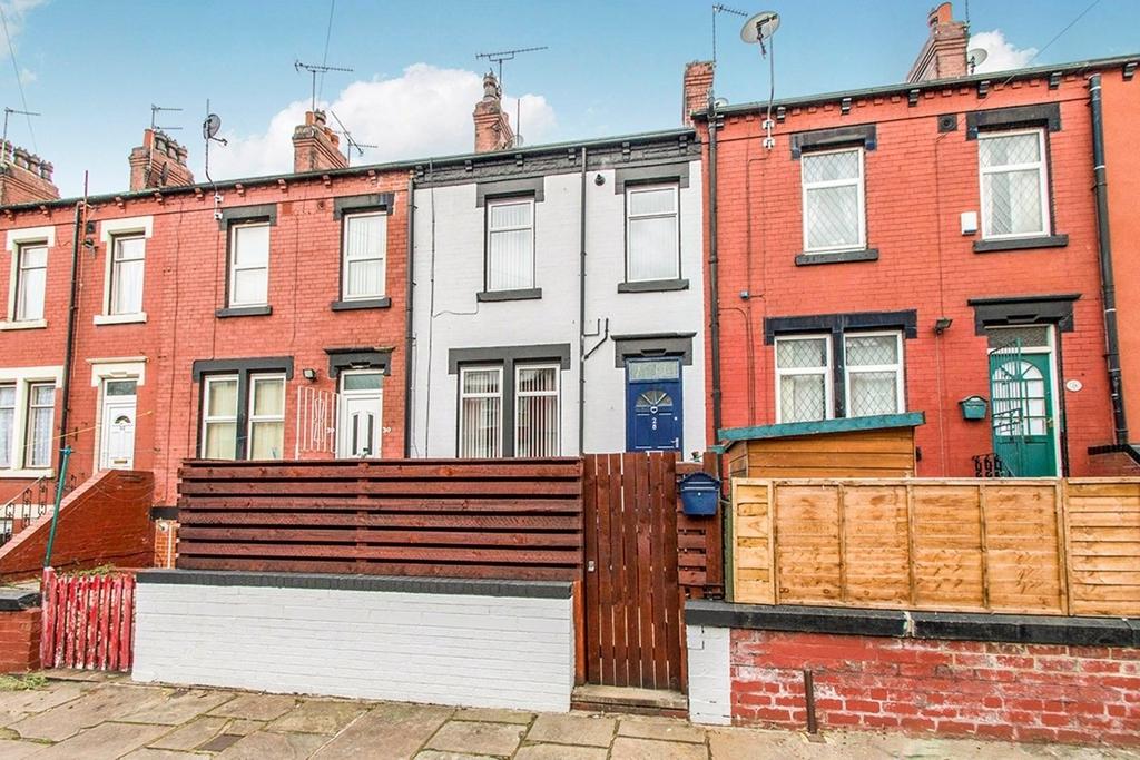Longroyd Avenue, West Yorkshire LS11 2 bed terraced house - £100,000