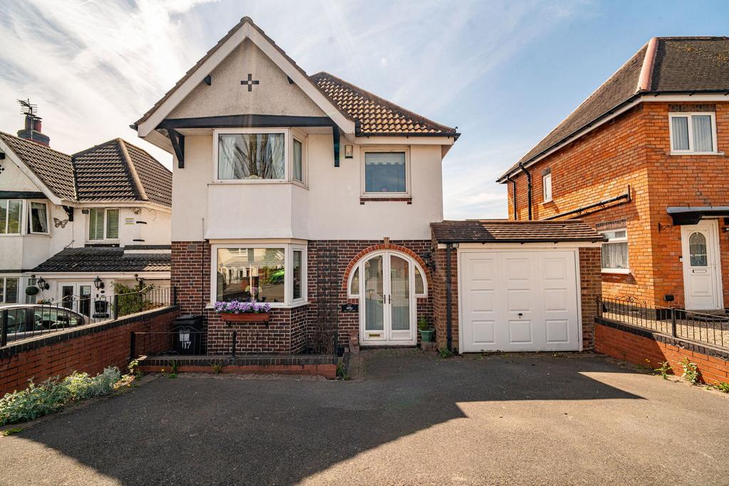 Burman Road, Solihull B90 3 bed detached house - £425,000