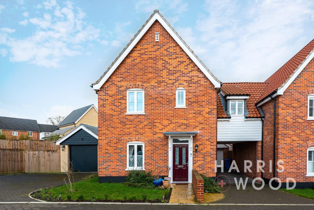 Pointsman Way, Colchester 3 bed link detached house - £400,000