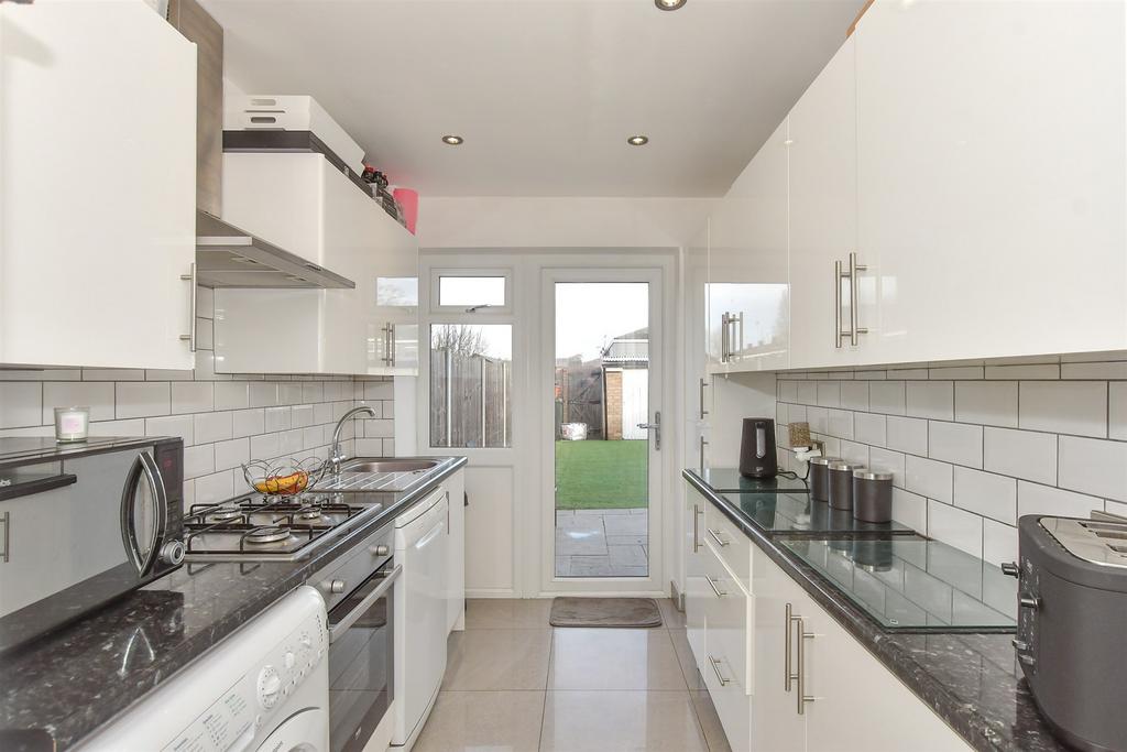 Bretons, Basildon, Essex 2 bed terraced house - £325,000