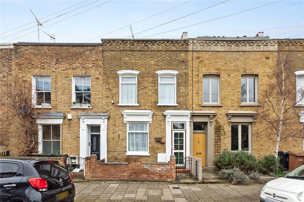 Oriel Road, London, E9 2 bed terraced house - £800,000
