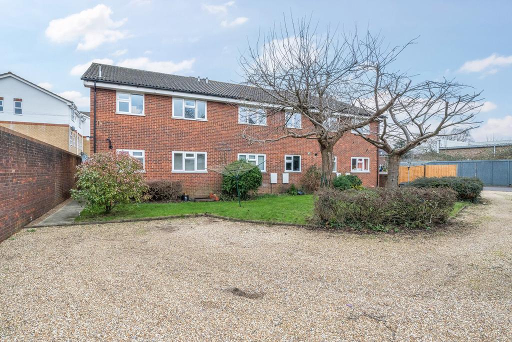 Stocton Close, Guildford, GU1 1 bed flat for sale - £175,000