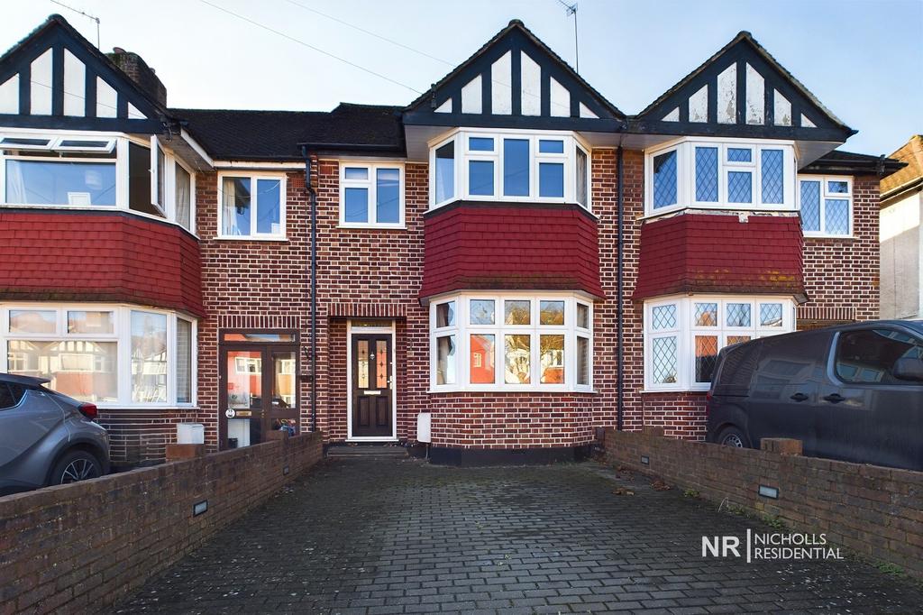 Risborough Drive, Worcester Park... 3 bed terraced house - £2,350 pcm ...