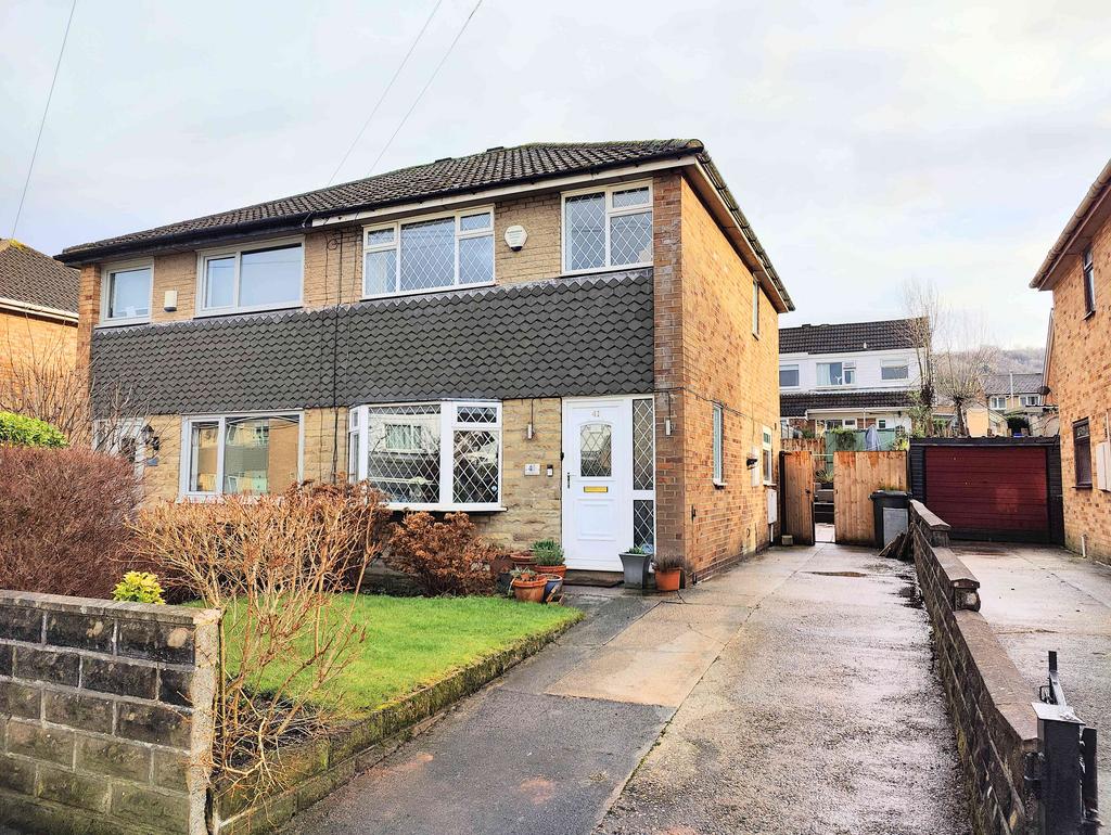 Grasmere Drive, Elland HX5 3 bed semi-detached house - £270,000