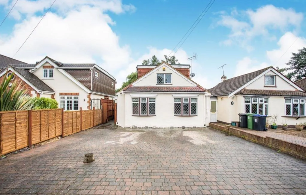 Knighton Way Lane, Uxbridge... 3 bed bungalow - £800,000