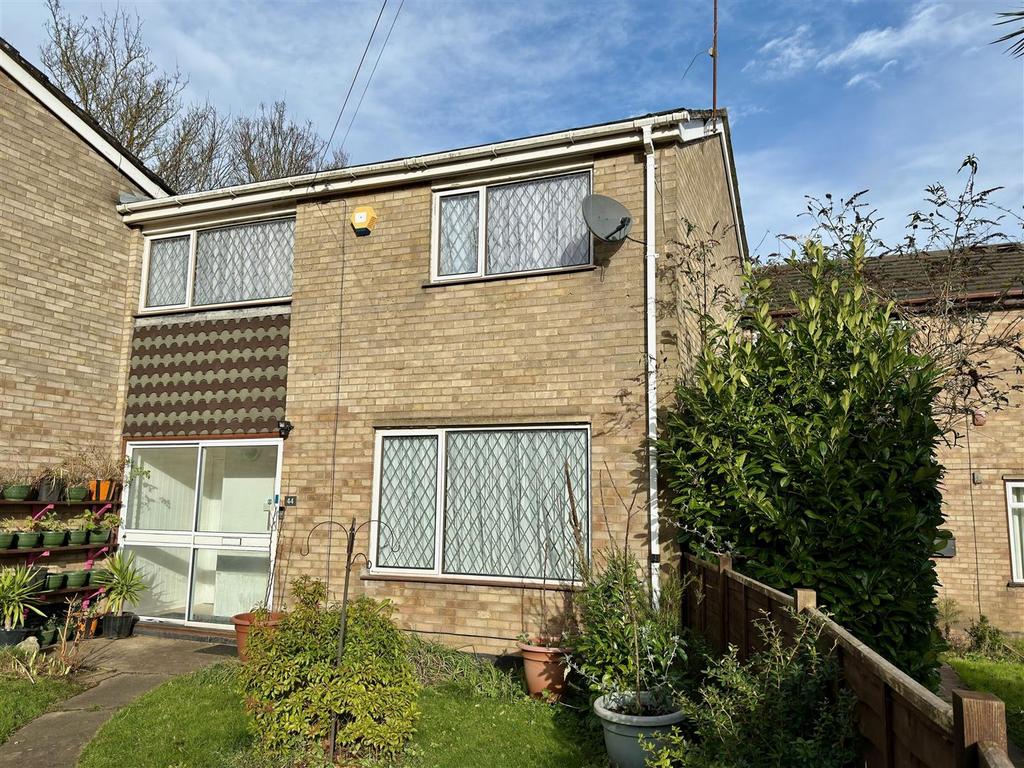 Normanston Drive, Lowestoft, Suffolk... 3 bed semi-detached house - £ ...