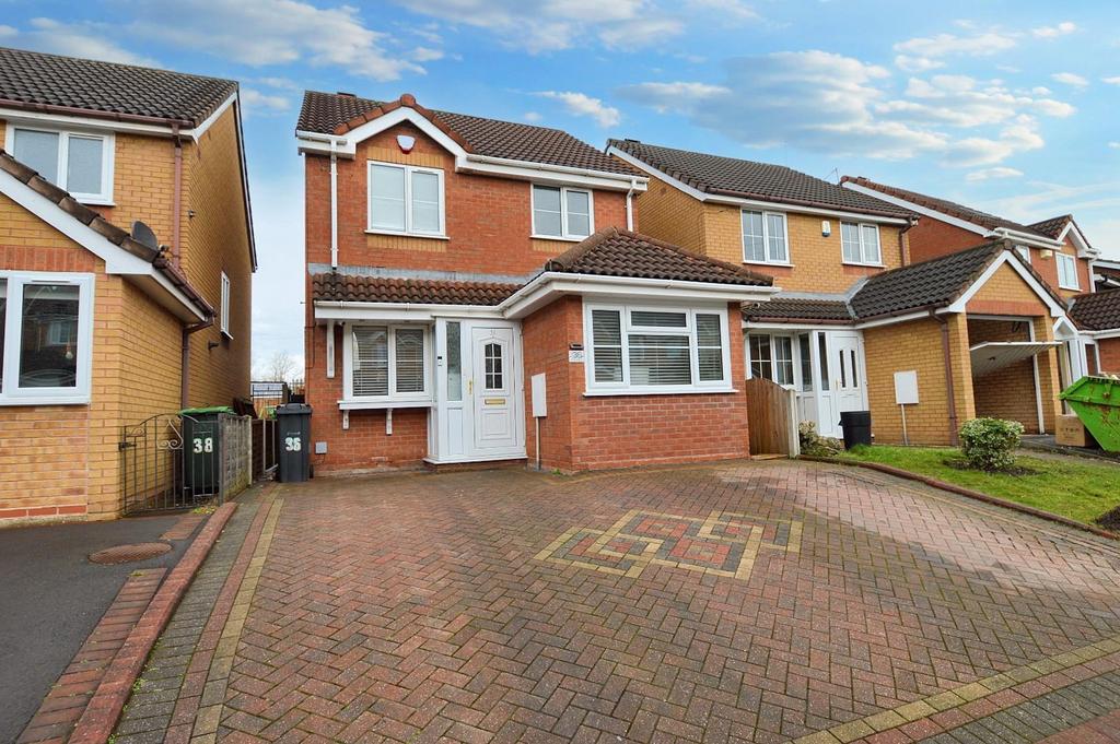 Brookfield Way, Tipton 3 bed detached house - £300,000