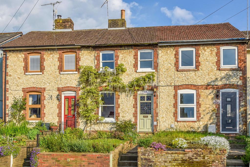 Butts Road, Alton GU34 2 bed terraced house for sale - £325,000