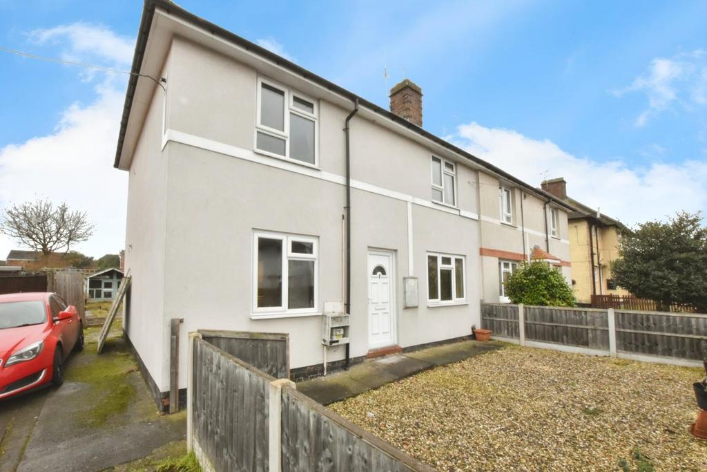 Redbourn Way, Scunthorpe 3 bed semi-detached house for sale - £110,000