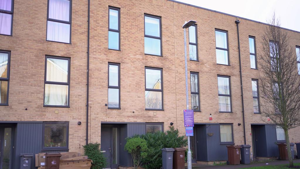 Ager Avenue, Dagenham RM8 3 bed terraced house - £500,000